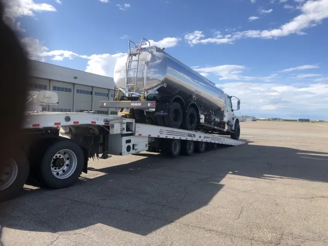 Big Rig Truck Towing and Recovery Crossfield | 4039031313